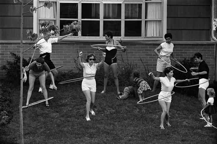 Photos - Hula Hoop Craze, Chicago, 1959 #2098